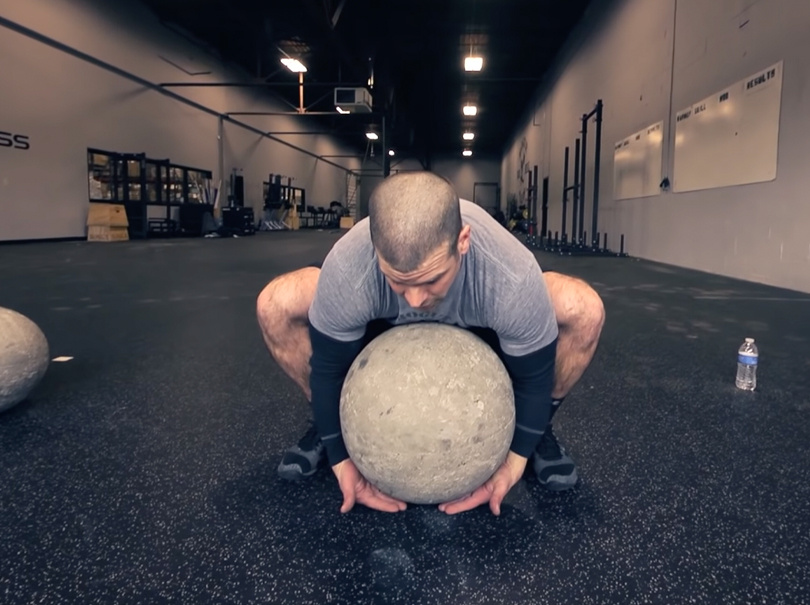 Movement Demo – Atlas Stone To Shoulder | Rogue Fitness