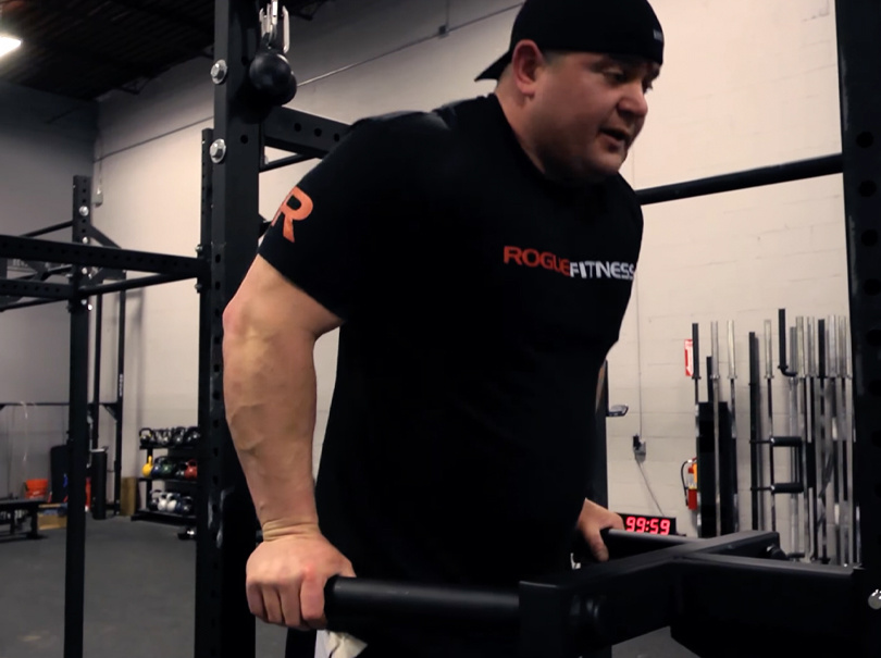 Movement Demo – Pec Minor Dips | Rogue Fitness