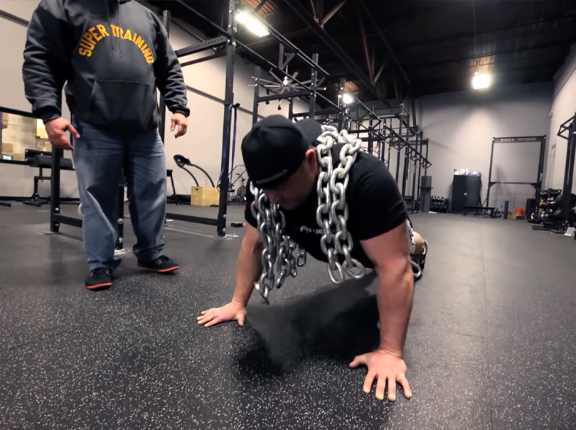 Movement Demo – Push Ups With Chains | Rogue Fitness