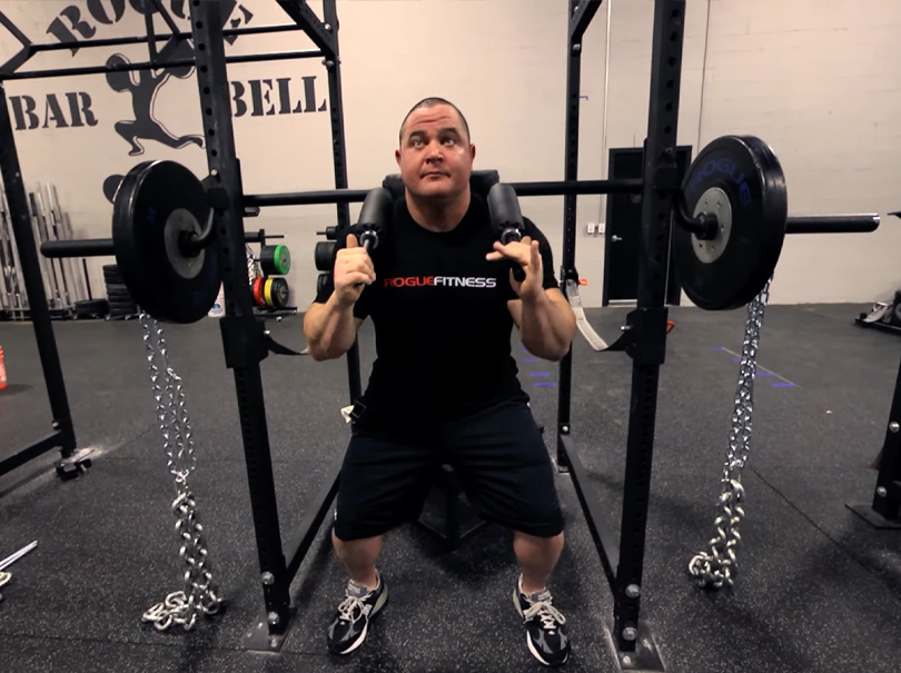 Movement Demo – Squatting With Chains | Rogue Fitness