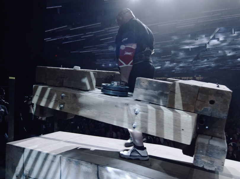 The Timber Carry – 2016 Arnold Strongman Classic | Rogue Fitness