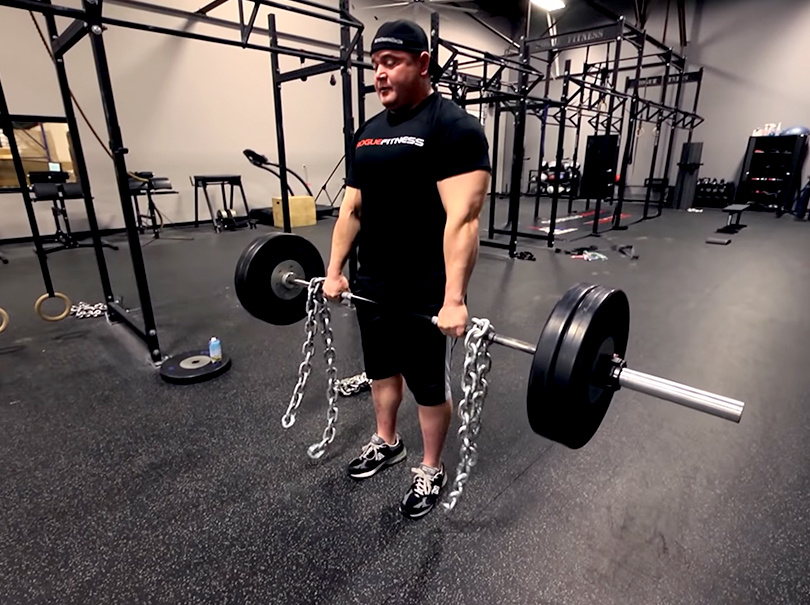Movement Demo – The Conventional Deadlift With Chains | Rogue Fitness