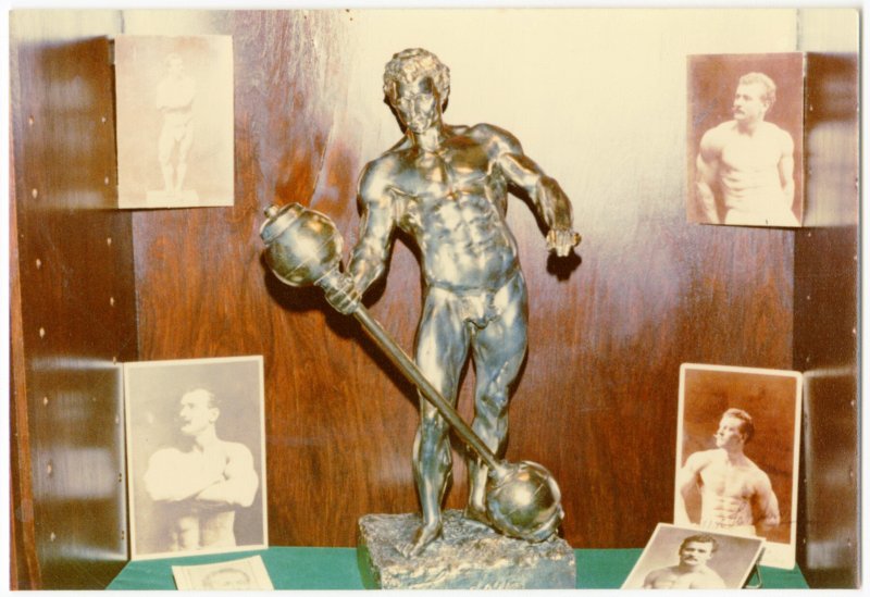 The Sandow statuette | Rogue USA