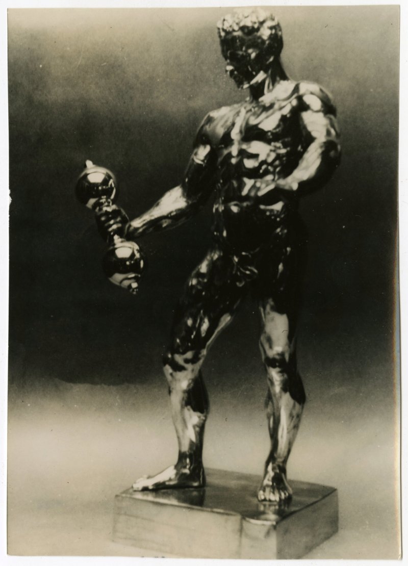 Sandow sculpture | Rogue USA