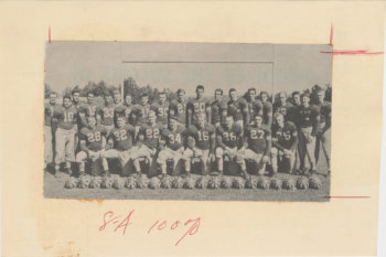 Photo of a football team | Rogue USA