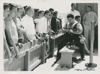 P. Anderson @ Muscle Beach, Santa Monica, John Terpak with dark glasses ...
