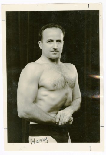 Harry Good side chest | Rogue Fitness