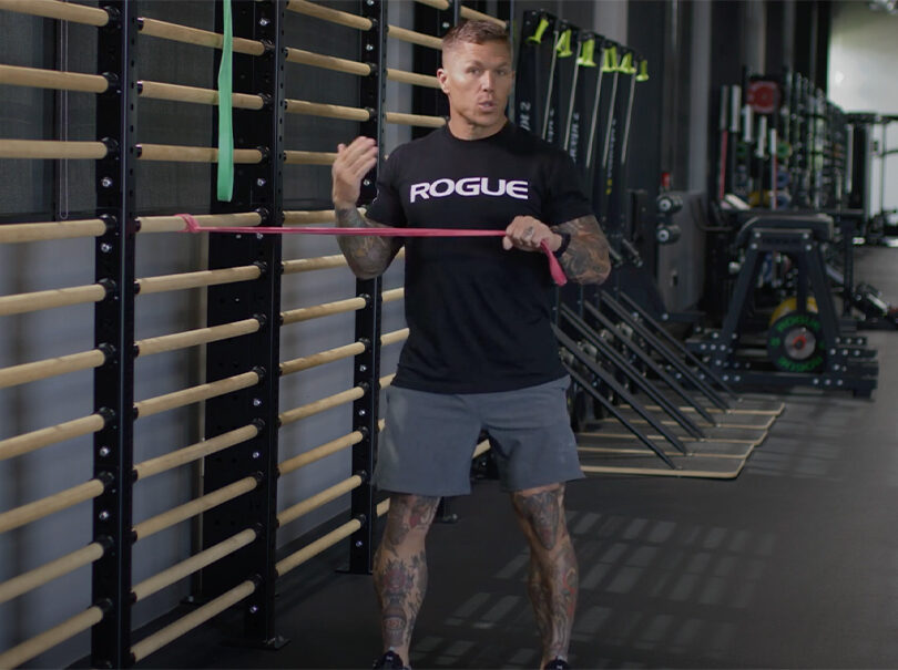 How To Do Banded Standing Abs / Oblique Twists | Rogue USA