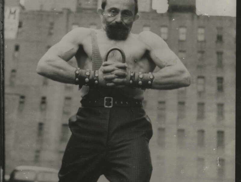 The Mighty Atom bending metal bar | Rogue Fitness