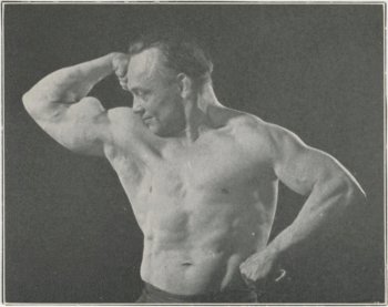 Otto Arco physique photograph | Rogue Fitness