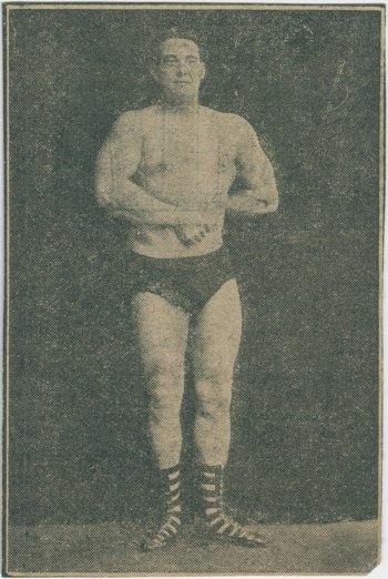 Thomas Inch physique photograph | Rogue Fitness