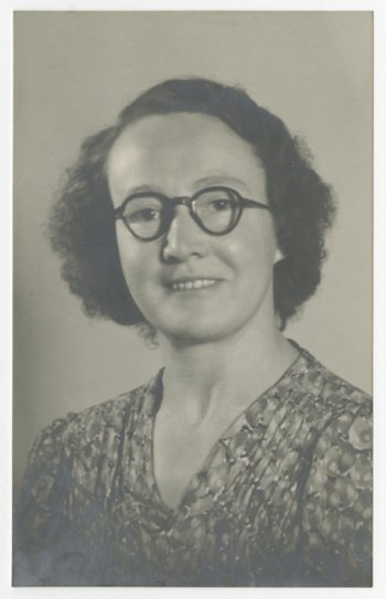 Agnes Clark studio portrait | Rogue Fitness